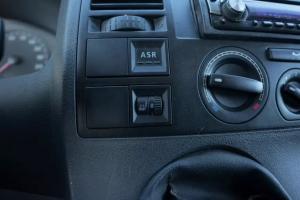 Balts Volkswagen T5 2006 Liepāja, ar dzinēja tilpumu 1.90 L un nobraukumu 195 tūkst. km par 6000 €, foto 14 vietnē AUTOMOTO.COM.LV