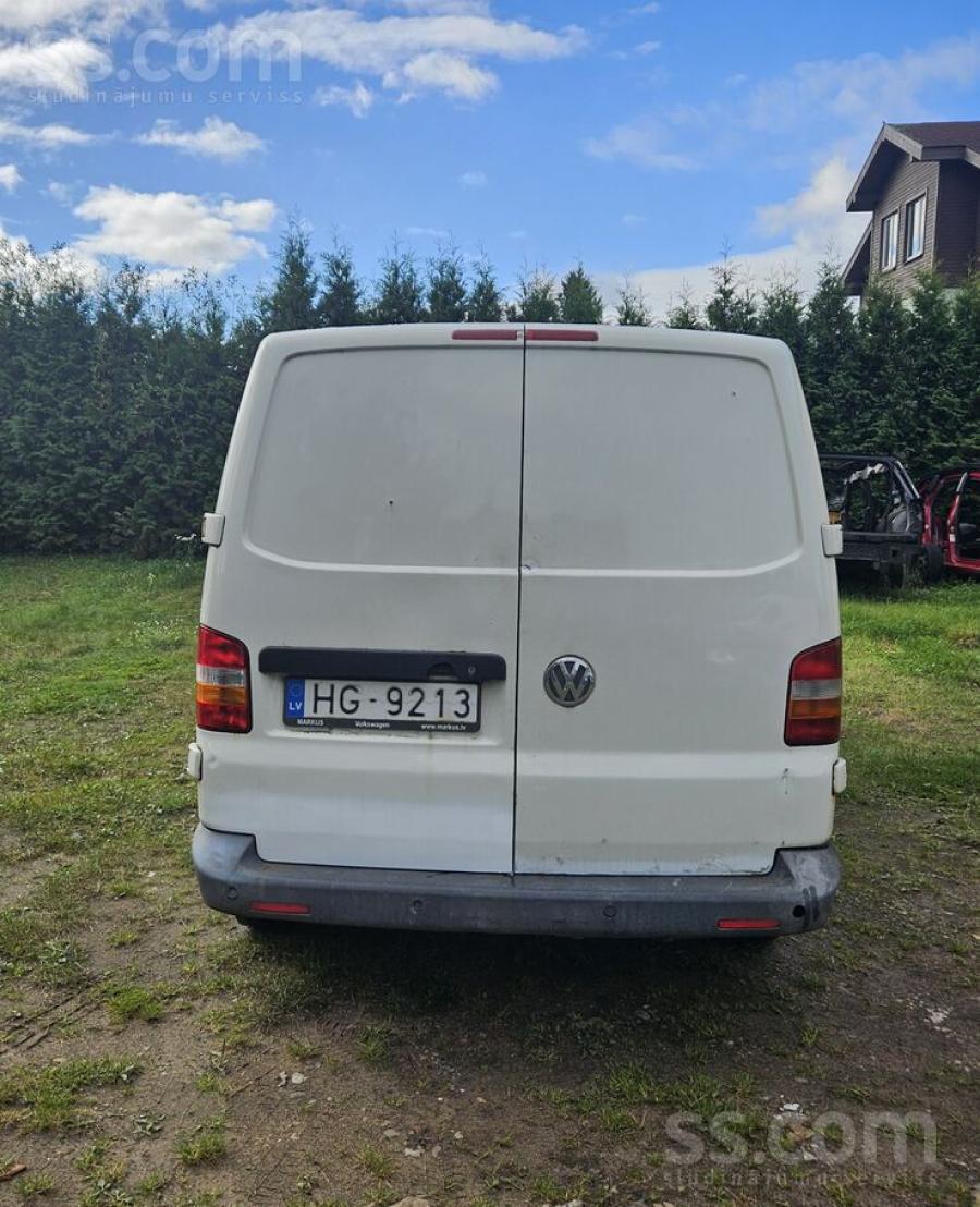 Balts Volkswagen T5 2007 Rīga, ar dzinēja tilpumu 1.90 L un nobraukumu 411 tūkst. km par 2850 €, foto 4 vietnē AUTOMOTO.COM.LV