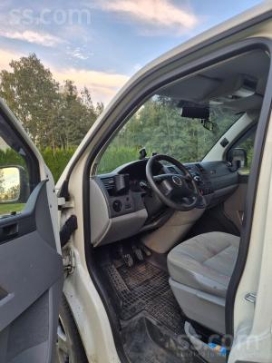 Balts Volkswagen T5 2007 Madona, ar dzinēja tilpumu 2.50 L un nobraukumu 457 tūkst. km par 9800 €, foto 6 vietnē AUTOMOTO.COM.LV