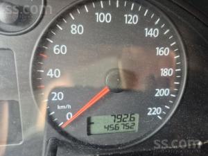Balts Volkswagen T5 2007 Madona, ar dzinēja tilpumu 2.50 L un nobraukumu 457 tūkst. km par 9800 €, foto 9 vietnē AUTOMOTO.COM.LV
