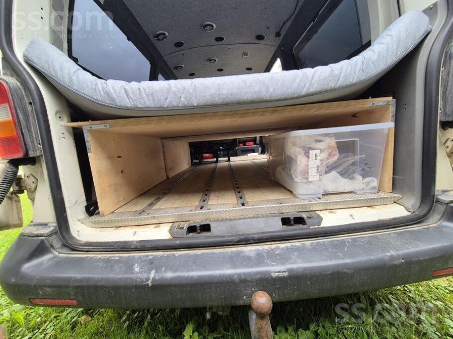 Balts Volkswagen T5 2007 Madona, ar dzinēja tilpumu 2.50 L un nobraukumu 457 tūkst. km par 9800 €, foto 11 vietnē AUTOMOTO.COM.LV