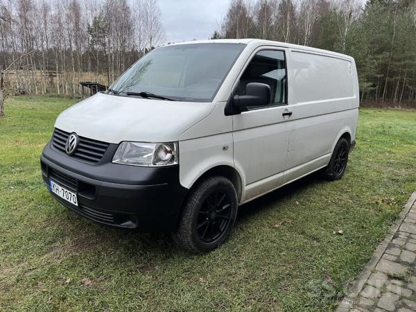 White Volkswagen T5 2008 in Riga, with an engine capacity of 1.90 L and mileage of 370 thousand km for 3900 €, photo 2 on AUTOMOTO.COM.LV