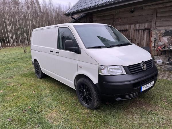 White Volkswagen T5 2008 in Riga, with an engine capacity of 1.90 L and mileage of 370 thousand km for 3900 €, photo 3 on AUTOMOTO.COM.LV