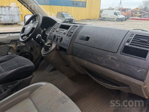 Balts Volkswagen T5 2008 Ventspils, ar dzinēja tilpumu 2.50 L un nobraukumu 433 tūkst. km par 2000 €, foto 7 vietnē AUTOMOTO.COM.LV