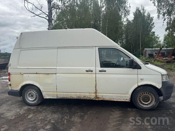 Белый Фольксваген Т5 2008 в Рига, объемом двигателя 2.50 л и пробегом 220 тыс. км за 1600 €, фото 3 на AUTOMOTO.COM.LV