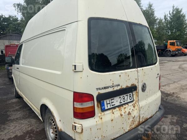 Белый Фольксваген Т5 2008 в Рига, объемом двигателя 2.50 л и пробегом 220 тыс. км за 1600 €, фото 5 на AUTOMOTO.COM.LV