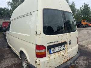 White Volkswagen T5 2008 in Riga, with an engine capacity of 2.50 L and mileage of 220 thousand km for 1600 €, photo 6 on AUTOMOTO.COM.LV