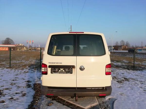 White Volkswagen T5 2008 in Saldus, with an engine capacity of 1.90 L and mileage of 259 thousand km for 7000 €, photo 6 on AUTOMOTO.COM.LV