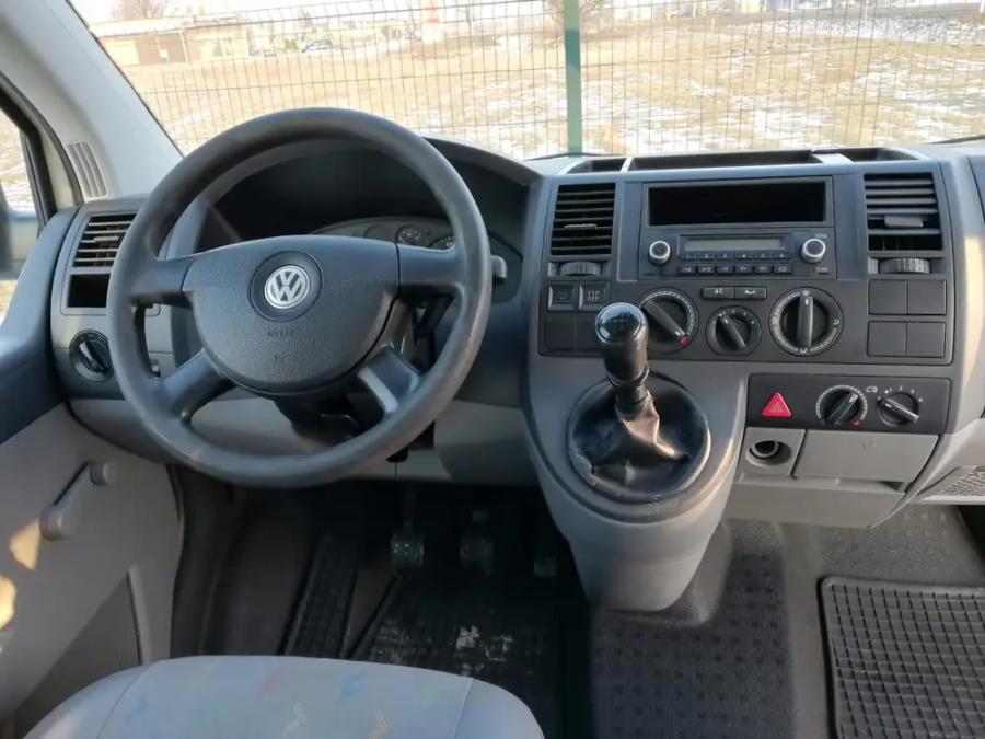 Balts Volkswagen T5 2008 Saldus, ar dzinēja tilpumu 1.90 L un nobraukumu 259 tūkst. km par 7000 €, foto 12 vietnē AUTOMOTO.COM.LV