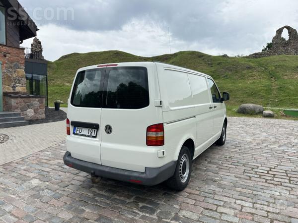 Balts Volkswagen T5 2008 Rēzekne, ar dzinēja tilpumu 2.50 L un nobraukumu 232 tūkst. km par 5500 €, foto 4 vietnē AUTOMOTO.COM.LV