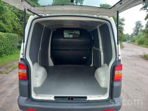 Balts Volkswagen T5 2008 Liepāja, ar dzinēja tilpumu 1.90 L un nobraukumu 286 tūkst. km par 4950 €, foto 10 vietnē AUTOMOTO.COM.LV