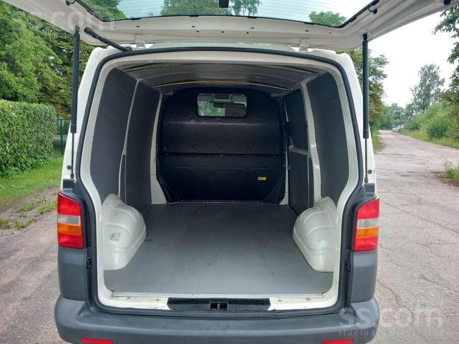 Balts Volkswagen T5 2008 Liepāja, ar dzinēja tilpumu 1.90 L un nobraukumu 286 tūkst. km par 4950 €, foto 10 vietnē AUTOMOTO.COM.LV