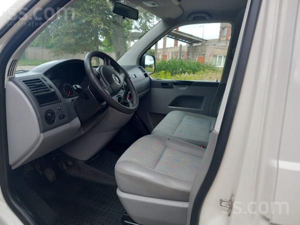 White Volkswagen T5 2008 in Liepaja, with an engine capacity of 1.90 L and mileage of 286 thousand km for 4950 €, photo 10 on AUTOMOTO.COM.LV
