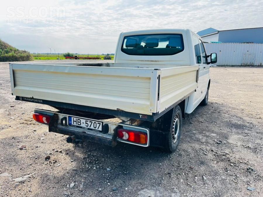 Balts Volkswagen T5 2008 Ventspils, ar dzinēja tilpumu 2.50 L un nobraukumu 557 tūkst. km par 2500 €, foto 4 vietnē AUTOMOTO.COM.LV