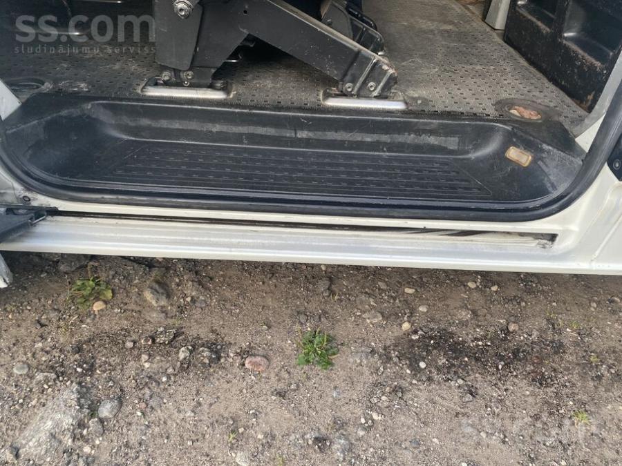 Balts Volkswagen T5 2008 Rēzekne, ar dzinēja tilpumu 1.90 L un nobraukumu 348 tūkst. km par 6500 €, foto 9 vietnē AUTOMOTO.COM.LV
