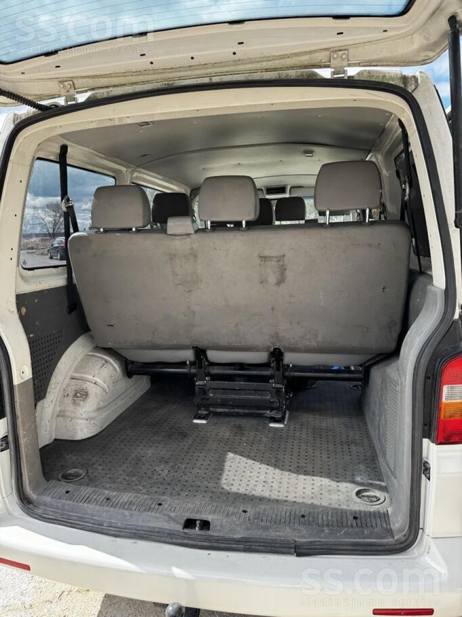 Balts Volkswagen T5 2008 Rēzekne, ar dzinēja tilpumu 1.90 L un nobraukumu 348 tūkst. km par 6500 €, foto 12 vietnē AUTOMOTO.COM.LV