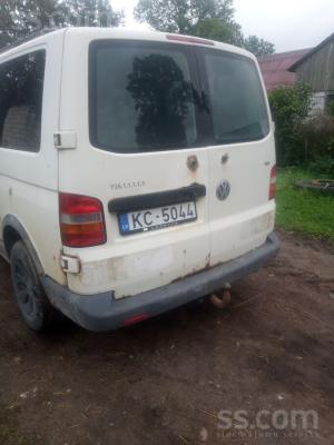 White Volkswagen T5 2008 in Kuldiga, with an engine capacity of 1.90 L and mileage of 472 thousand km for 5500 €, photo 5 on AUTOMOTO.COM.LV