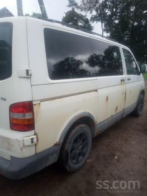 White Volkswagen T5 2008 in Kuldiga, with an engine capacity of 1.90 L and mileage of 472 thousand km for 5500 €, photo 6 on AUTOMOTO.COM.LV