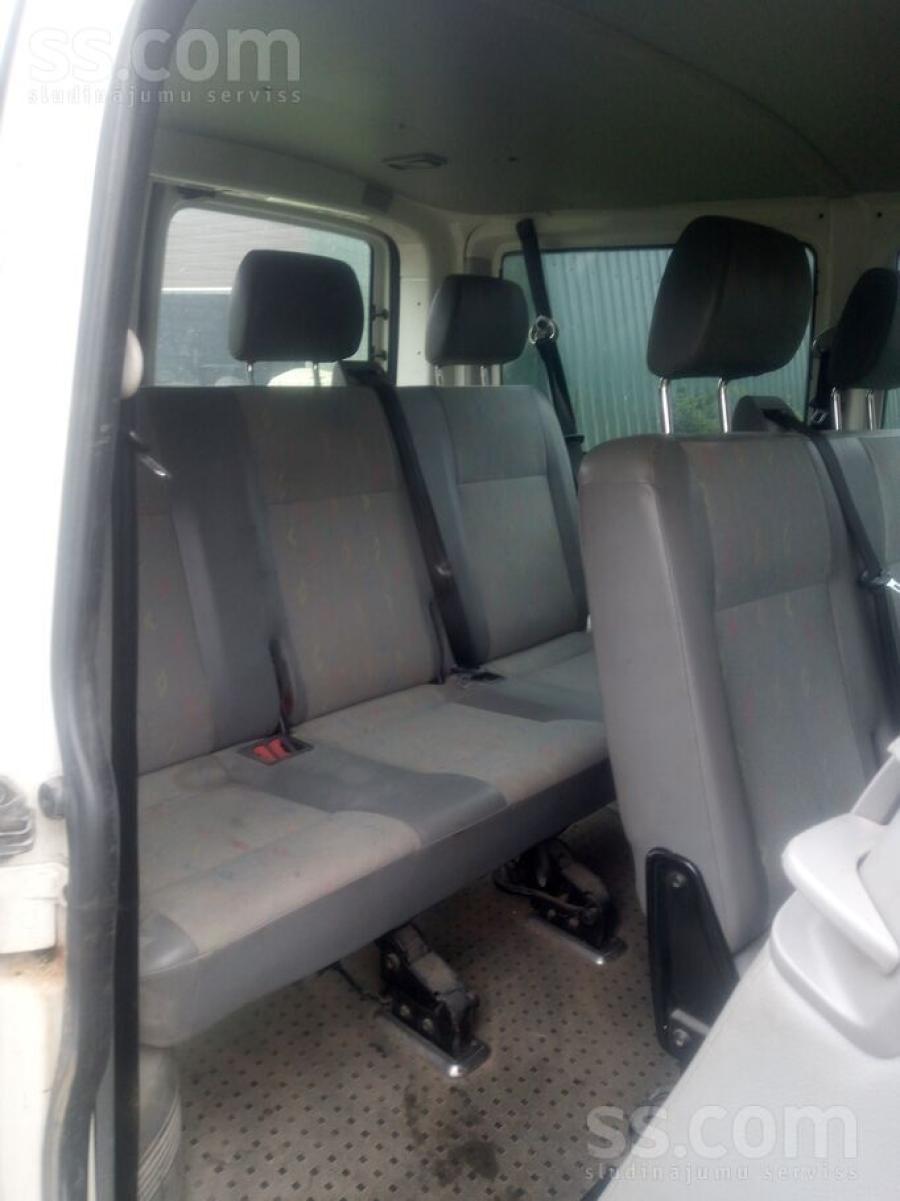 White Volkswagen T5 2008 in Kuldiga, with an engine capacity of 1.90 L and mileage of 472 thousand km for 5500 €, photo 9 on AUTOMOTO.COM.LV