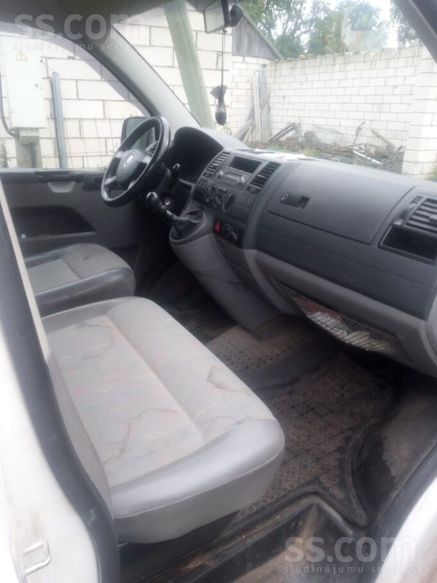 White Volkswagen T5 2008 in Kuldiga, with an engine capacity of 1.90 L and mileage of 472 thousand km for 5500 €, photo 10 on AUTOMOTO.COM.LV