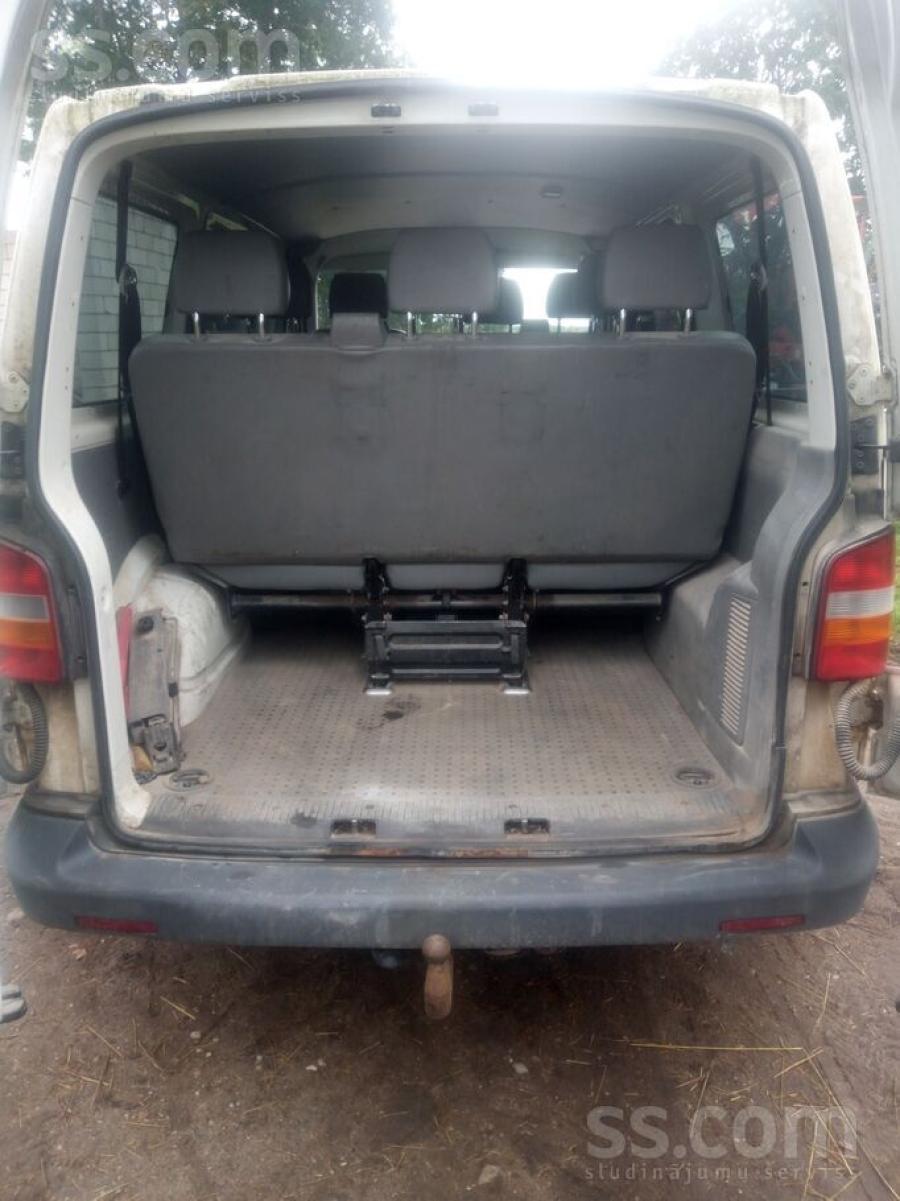 White Volkswagen T5 2008 in Kuldiga, with an engine capacity of 1.90 L and mileage of 472 thousand km for 5500 €, photo 11 on AUTOMOTO.COM.LV