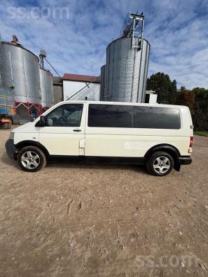 White Volkswagen T5 2008 in Saldus, with an engine capacity of 2.50 L and mileage of 520 thousand km for 2400 €, photo 4 on AUTOMOTO.COM.LV