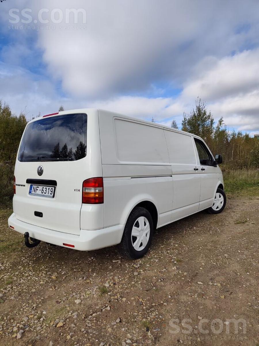 Balts Volkswagen T5 2008 Rīga, ar dzinēja tilpumu 2.50 L un nobraukumu 172 tūkst. km par 6800 €, foto 5 vietnē AUTOMOTO.COM.LV