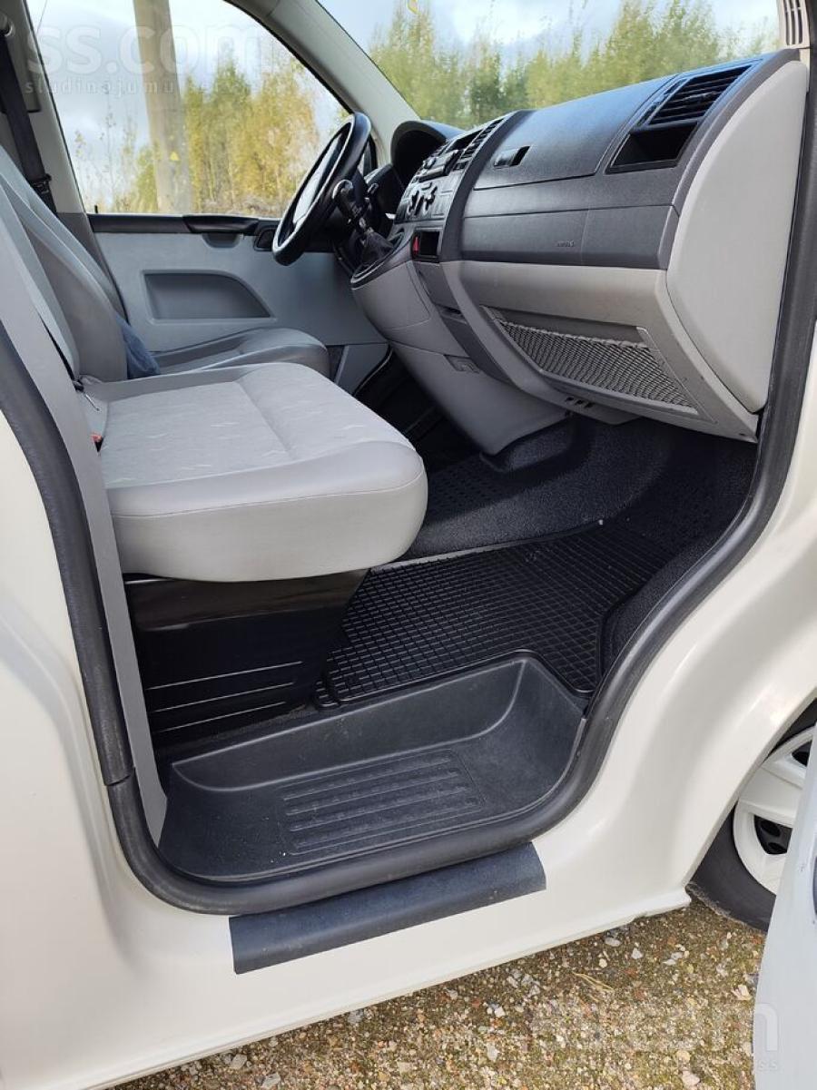 Balts Volkswagen T5 2008 Rīga, ar dzinēja tilpumu 2.50 L un nobraukumu 172 tūkst. km par 6800 €, foto 8 vietnē AUTOMOTO.COM.LV