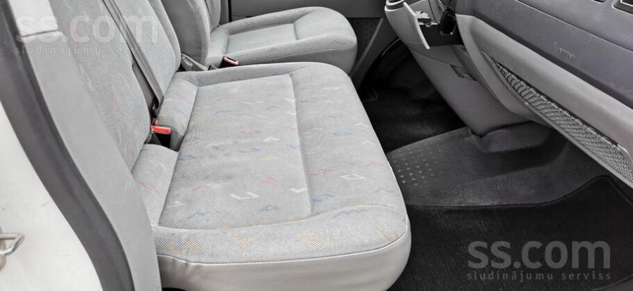 Balts Volkswagen T5 2009 Rīga, ar dzinēja tilpumu 1.90 L un nobraukumu 0 tūkst. km par 7450 €, foto 21 vietnē AUTOMOTO.COM.LV