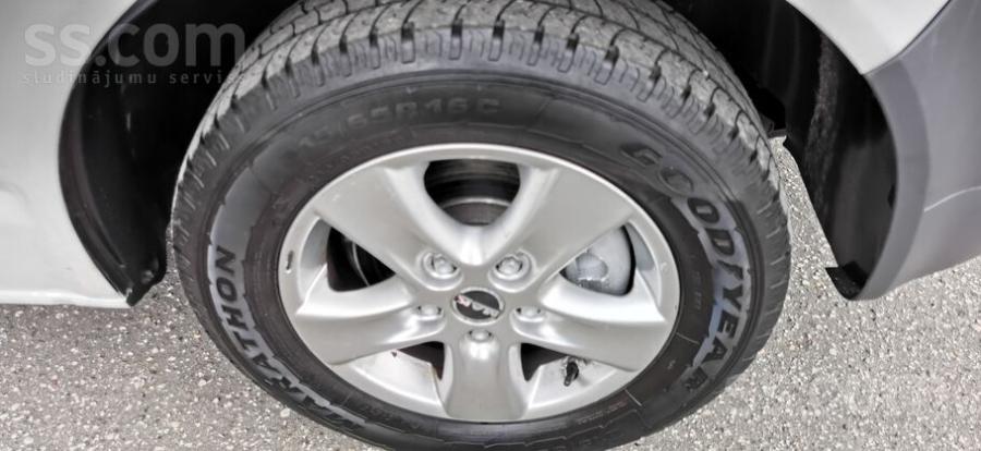 Balts Volkswagen T5 2009 Rīga, ar dzinēja tilpumu 1.90 L un nobraukumu 0 tūkst. km par 7450 €, foto 29 vietnē AUTOMOTO.COM.LV