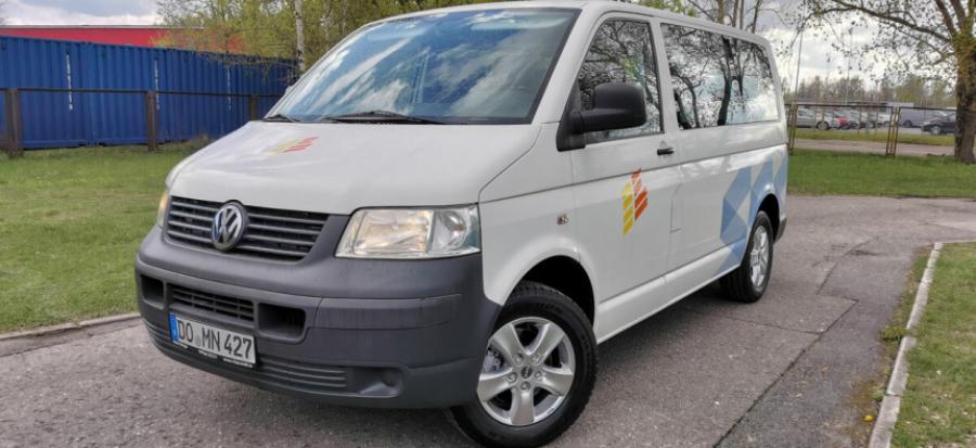 White Volkswagen T5 2009 in Riga, with an engine capacity of 1.90 L and mileage of 210 thousand km for 8450 €, photo 1 on AUTOMOTO.COM.LV