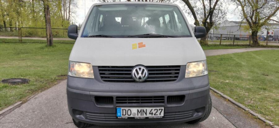 White Volkswagen T5 2009 in Riga, with an engine capacity of 1.90 L and mileage of 210 thousand km for 8450 €, photo 9 on AUTOMOTO.COM.LV