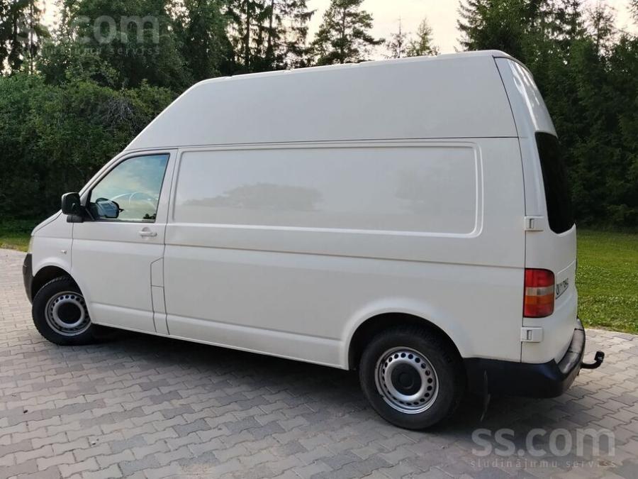 Balts Volkswagen T5 2009 Kuldīga, ar dzinēja tilpumu 1.90 L un nobraukumu 230 tūkst. km par 6500 €, foto 4 vietnē AUTOMOTO.COM.LV
