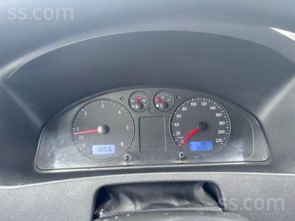 Balts Volkswagen T5 2009 Rīga, ar dzinēja tilpumu 2.50 L un nobraukumu 350 tūkst. km par 3400 €, foto 6 vietnē AUTOMOTO.COM.LV