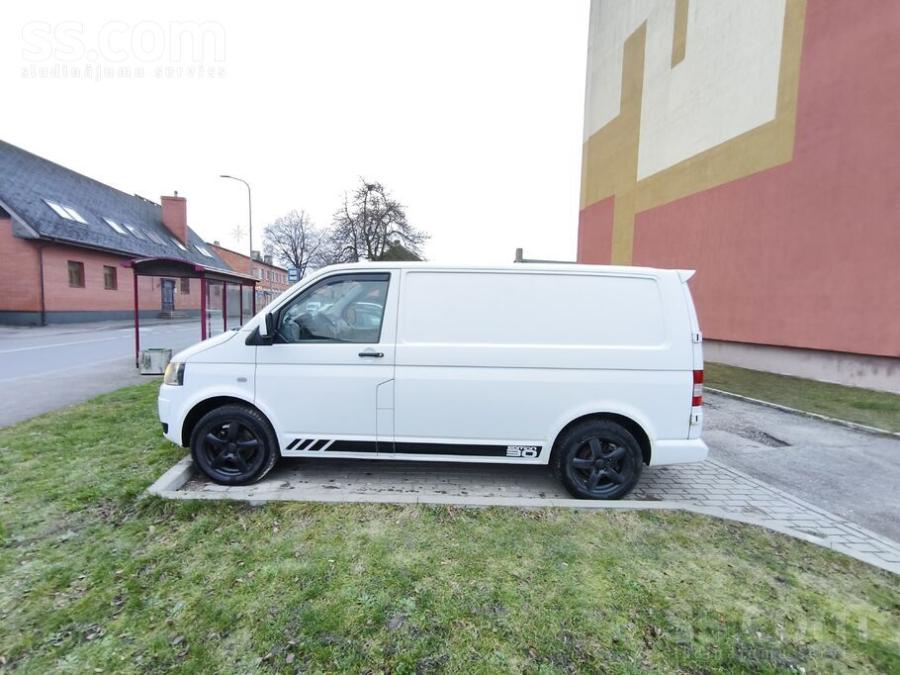 White Volkswagen T5 2010 in Liepaja, with an engine capacity of 2.00 L and mileage of 225 thousand km for 7000 €, photo 1 on AUTOMOTO.COM.LV