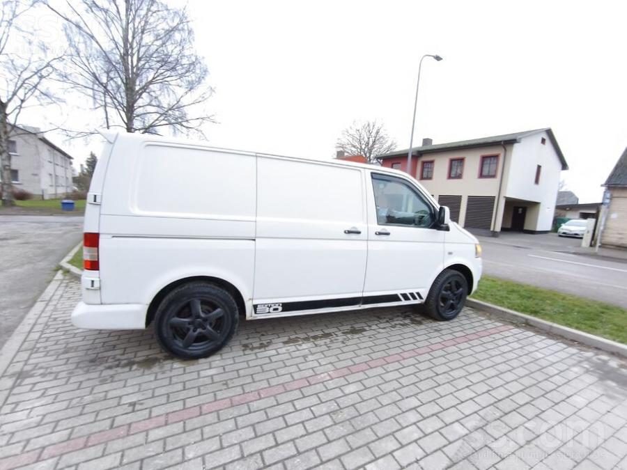 White Volkswagen T5 2010 in Liepaja, with an engine capacity of 2.00 L and mileage of 225 thousand km for 7000 €, photo 2 on AUTOMOTO.COM.LV