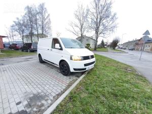 White Volkswagen T5 2010 in Liepaja, with an engine capacity of 2.00 L and mileage of 225 thousand km for 7000 €, photo 4 on AUTOMOTO.COM.LV