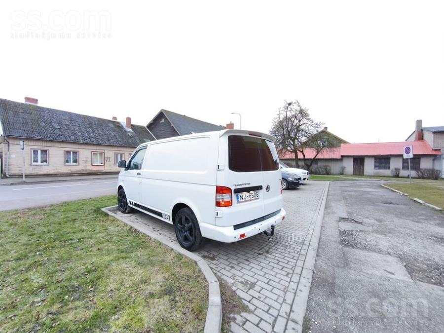 White Volkswagen T5 2010 in Liepaja, with an engine capacity of 2.00 L and mileage of 225 thousand km for 7000 €, photo 5 on AUTOMOTO.COM.LV