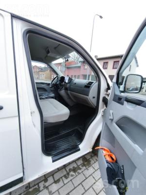 White Volkswagen T5 2010 in Liepaja, with an engine capacity of 2.00 L and mileage of 225 thousand km for 7000 €, photo 14 on AUTOMOTO.COM.LV