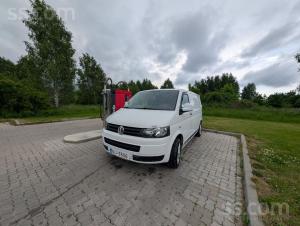 Balts Volkswagen T5 2010 Liepāja, ar dzinēja tilpumu 2.00 L un nobraukumu 227 tūkst. km par 6500 €, foto  vietnē AUTOMOTO.COM.LV