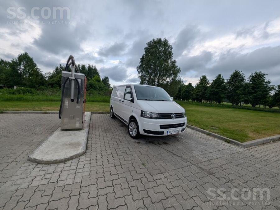 Balts Volkswagen T5 2010 Liepāja, ar dzinēja tilpumu 2.00 L un nobraukumu 227 tūkst. km par 6500 €, foto 4 vietnē AUTOMOTO.COM.LV