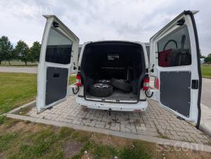 Balts Volkswagen T5 2010 Liepāja, ar dzinēja tilpumu 2.00 L un nobraukumu 227 tūkst. km par 6500 €, foto 7 vietnē AUTOMOTO.COM.LV