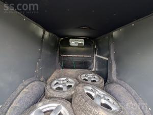 Balts Volkswagen T5 2010 Liepāja, ar dzinēja tilpumu 2.00 L un nobraukumu 227 tūkst. km par 6500 €, foto 9 vietnē AUTOMOTO.COM.LV