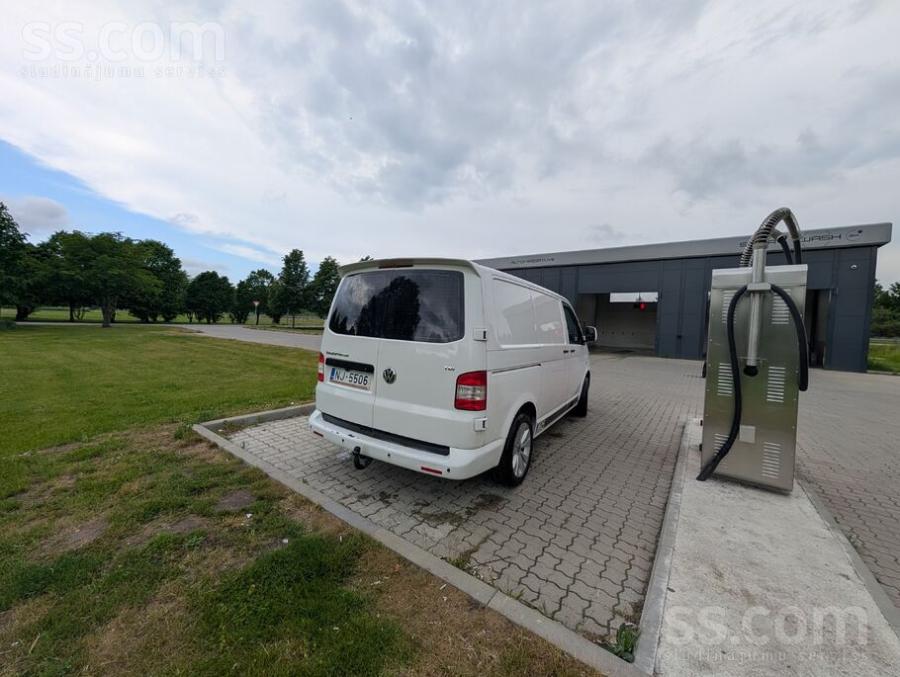 Balts Volkswagen T5 2010 Liepāja, ar dzinēja tilpumu 2.00 L un nobraukumu 227 tūkst. km par 6500 €, foto 10 vietnē AUTOMOTO.COM.LV