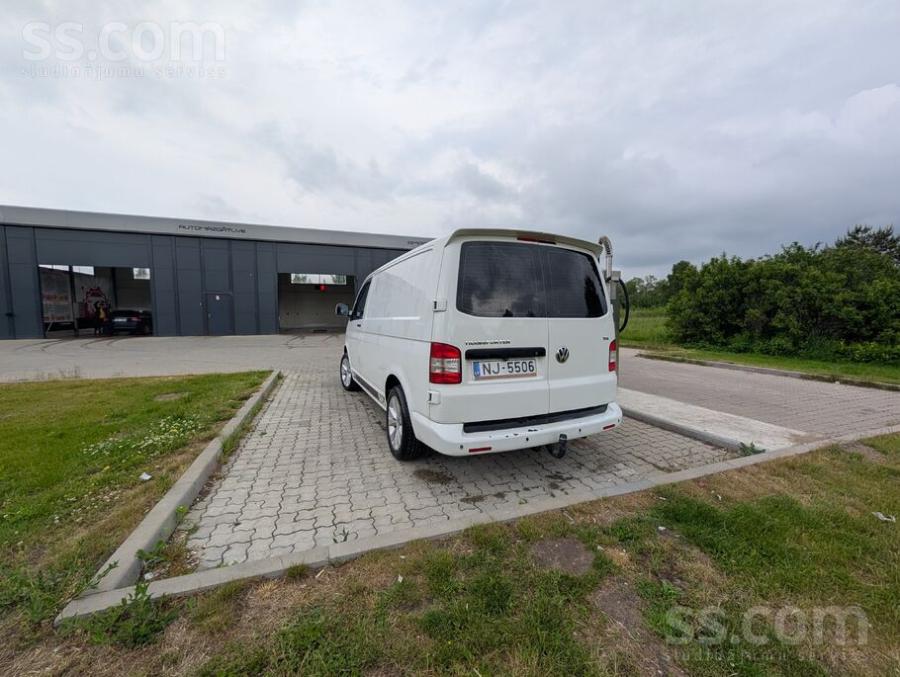 Balts Volkswagen T5 2010 Liepāja, ar dzinēja tilpumu 2.00 L un nobraukumu 227 tūkst. km par 6500 €, foto 11 vietnē AUTOMOTO.COM.LV