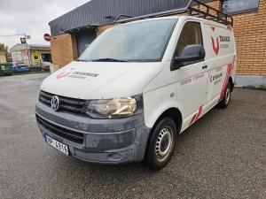 White Volkswagen T5 2010 in Riga, with an engine capacity of 2.00 L and mileage of 239 thousand km for 6950 €, photo  on AUTOMOTO.COM.LV
