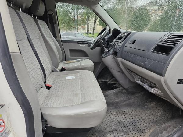 White Volkswagen T5 2010 in Riga, with an engine capacity of 2.00 L and mileage of 239 thousand km for 6950 €, photo 2 on AUTOMOTO.COM.LV
