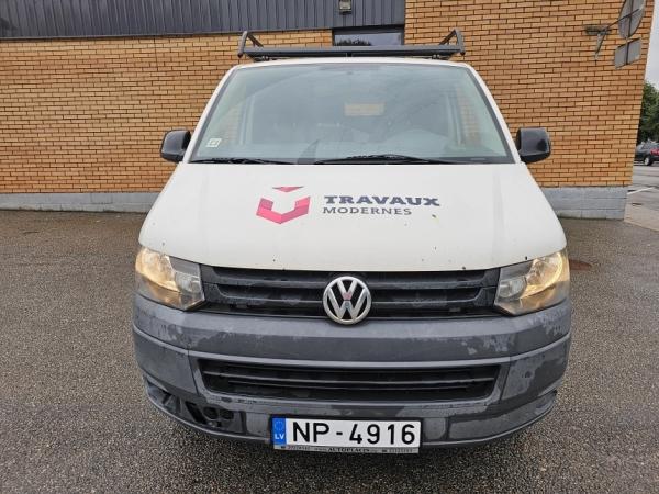 White Volkswagen T5 2010 in Riga, with an engine capacity of 2.00 L and mileage of 239 thousand km for 6950 €, photo 6 on AUTOMOTO.COM.LV