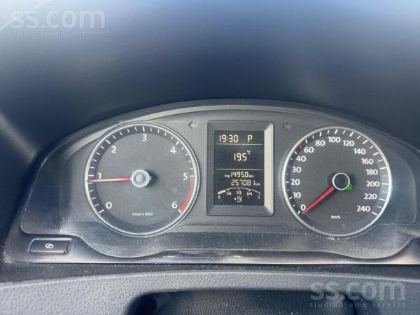 White Volkswagen T5 2010 in Ogre, with an engine capacity of 1.90 L and mileage of 257 thousand km for 6900 €, photo 9 on AUTOMOTO.COM.LV