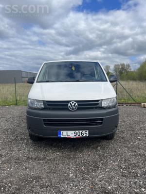 White Volkswagen T5 2011 in Cesis, with an engine capacity of 1.90 L and mileage of 380 thousand km for 5500 €, photo 5 on AUTOMOTO.COM.LV